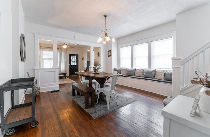 Cozy Duplex In Downtown Indianapolis - Irvington Historic District, IN