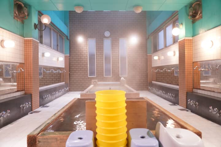 上野、浅草アクセス良好!天然温泉にも入れるシンプルなお部屋 - Ueno