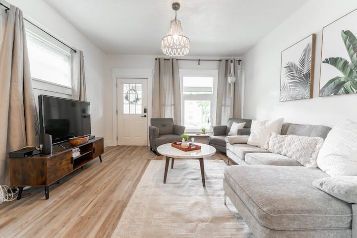 Cozy Pet-friendly Home In Indianapolis - Indianapolis, IN