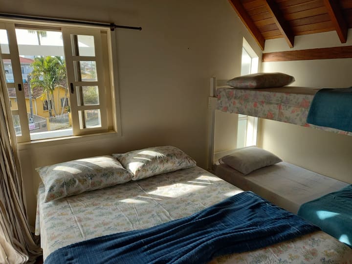 R. Império Da Praia/chalé Azul - Bombinhas