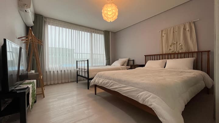 제주 패밀리 오션뷰/공항에서5분/각종맛집과 유명카페,렌터카업체 도보거리 - Jeju