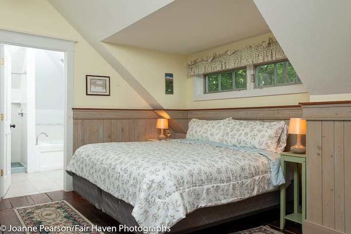 Captain William Weeks Room - Sandwich, MA