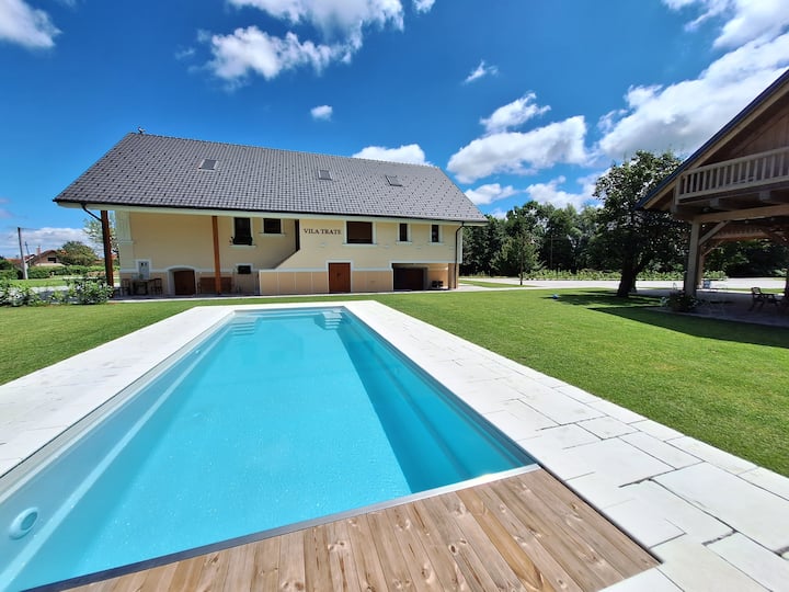Luxurious One-bedroom Apartment With A Pool - Slovenia