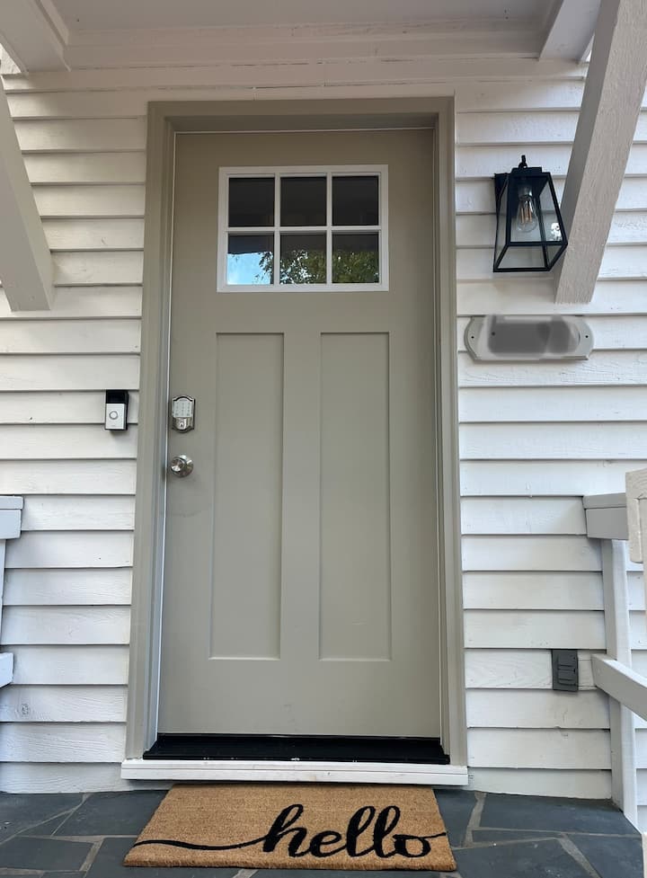 Clean Townhome/duplex In Northhills - Raleigh, NC