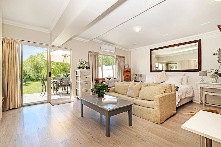 Spacious, Private Golf Estate Ground Floor Studio - Stellenbosch