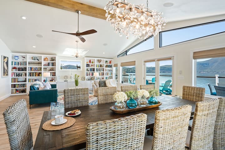 Smiling Otter Retreat! Waterfront/pool/spa/games! - Clearlake, CA