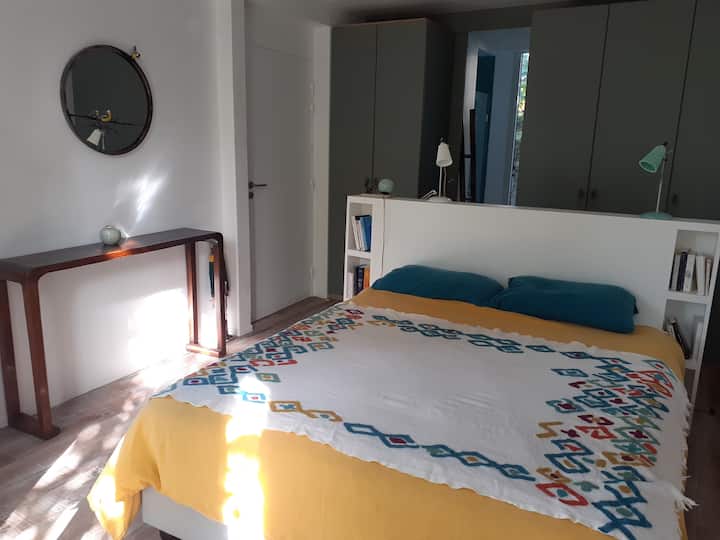 Chambre De Charme Dans Une Maison Proche De Paris - Maisons-Laffitte