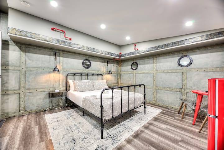 St.denis Iconic Downtown Location Steam Punk Style - 