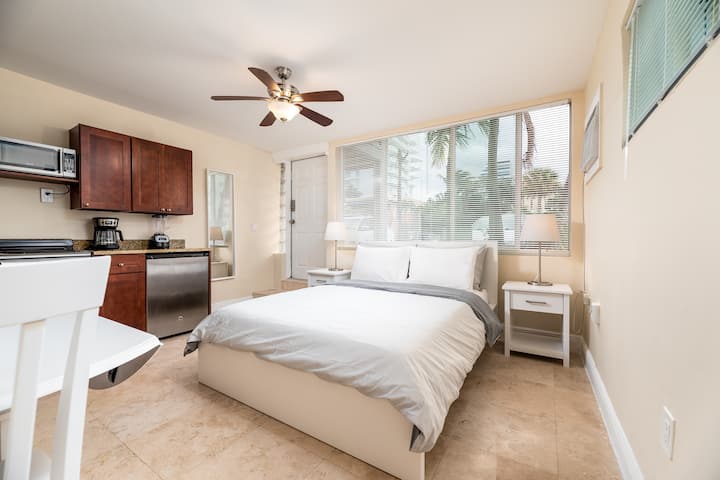 Ocean Breeze Free Parking! Apt 1 - Fort Lauderdale