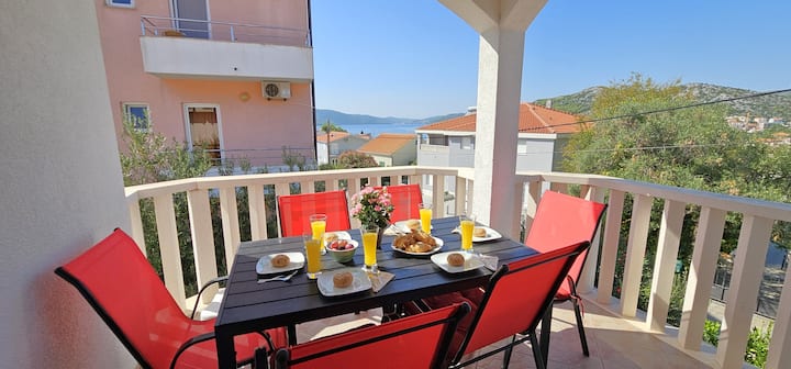 Spazioso Appartamento Con Vista Mare Terrazza Soli 200 Metri Dalla Spiaggia - Seget Vranjica
