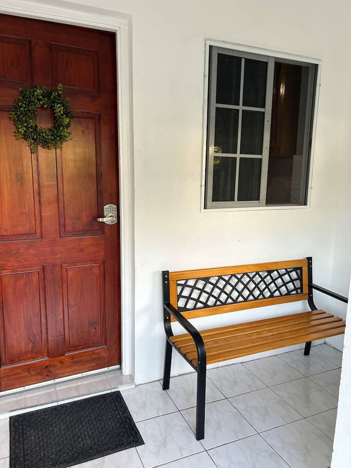 Condo In Kingston - Kingston