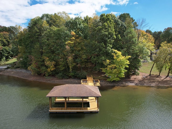 Warm Days & Cool Knights- Fire Pit- Boat Rental! - Lake Norman, NC