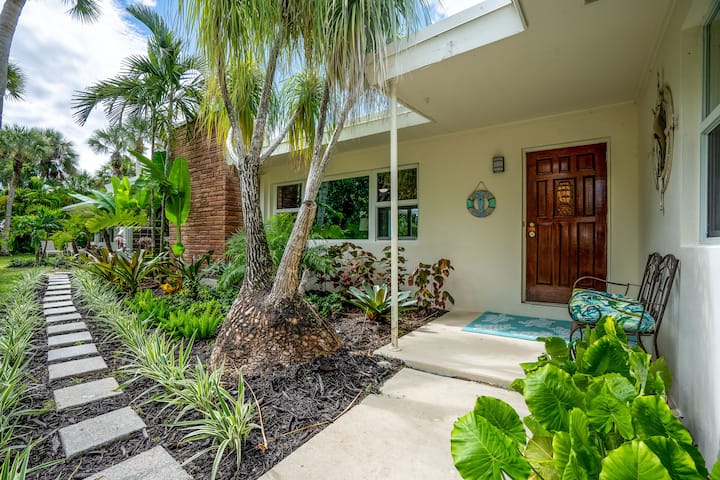 Beautifully Renovated 5 Bedroom Vero Beach - Vero Beach, FL