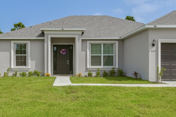 Home Away From Home In Palm Bay! - Palm Bay, FL