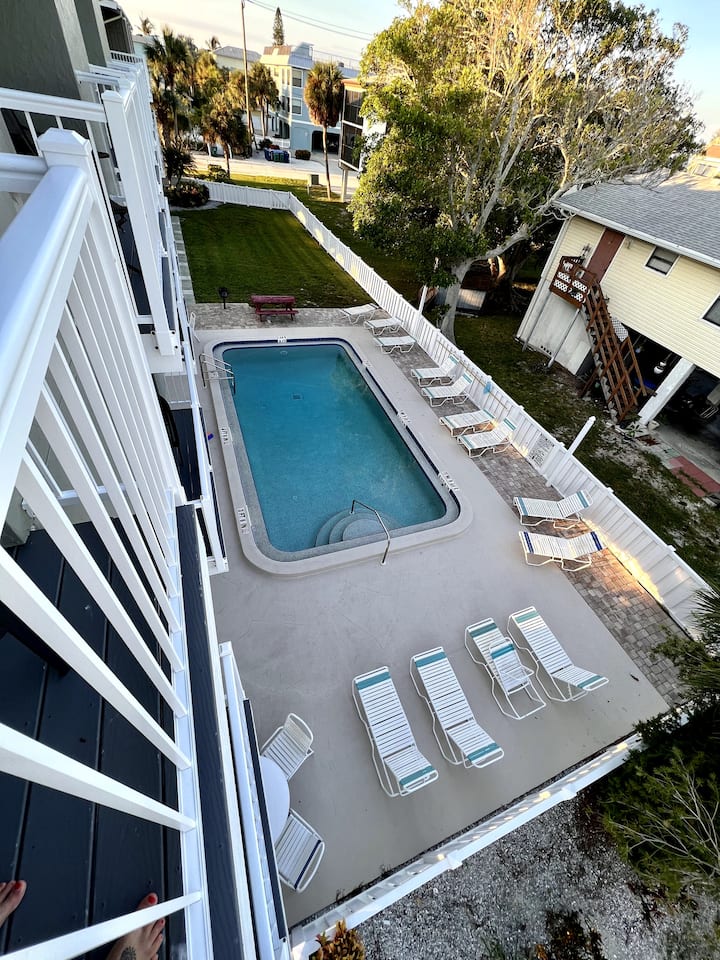Coastal Calm Retreat On Ami! - Anna Maria Island, FL