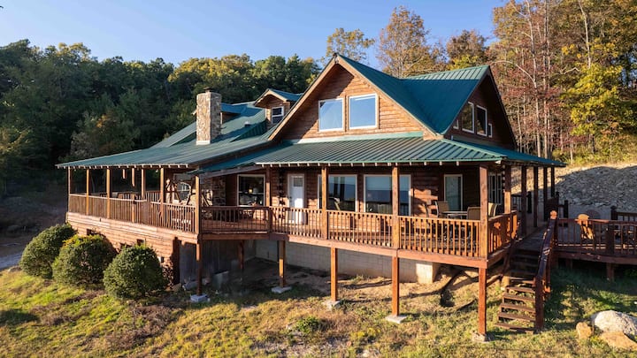 Scenic Canyon's Edge Cabin- Hot Tub & Fire Pit - Jasper, AR
