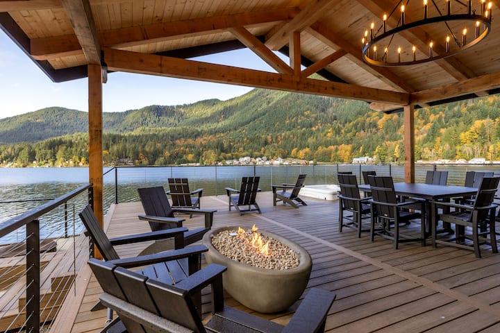 Eagle's Landing • Hot Tub & Lake Views - Lake Crescent, WA