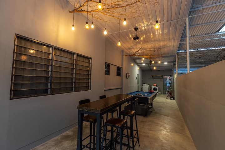 5r4rv Ktv/kid Pool/billard Nr Usm/lwe Hosp/spice - George Town
