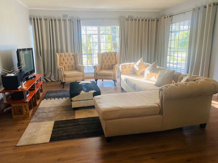 Farmer Blou Guesthouse - Hartbeespoort