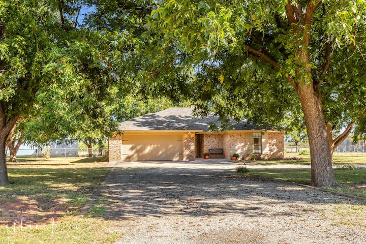 The Buffalo Gap Bungalow-pet Friendly! - Park Residence, Texas