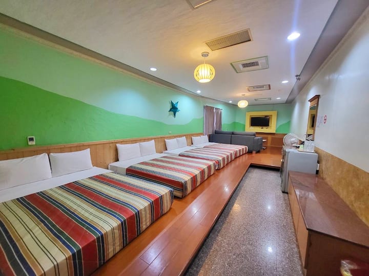 Kenting Main Branch - Spacious Room For 8 - 屏東縣