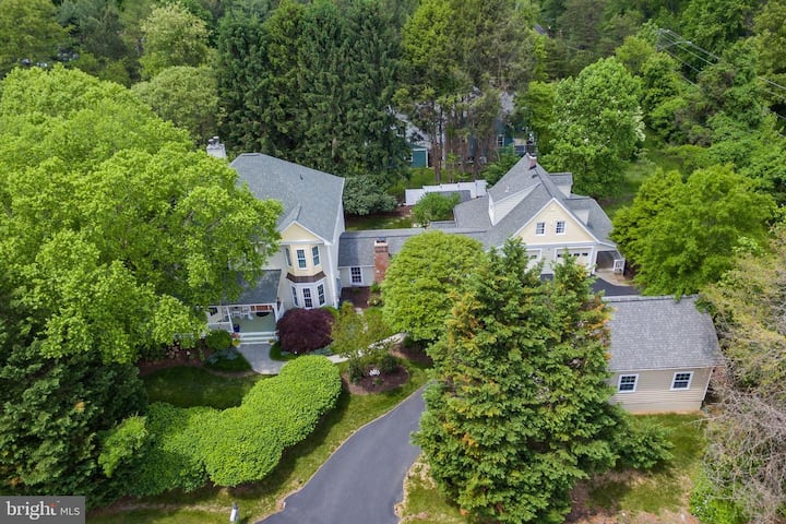 Private Country Estate 6 Bdr Prime Ffx Loc Game Rm - Reston, VA