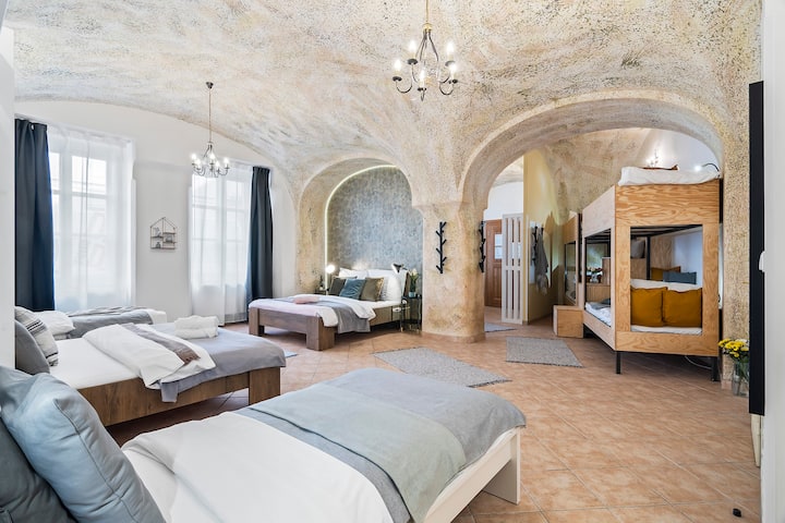 Charles Bridge Historical Apt 1 By Michal&friends - Praga