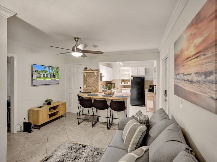 Steps To Beach One Bedroom Apt Kitchen Yard - Pompano Beach, FL