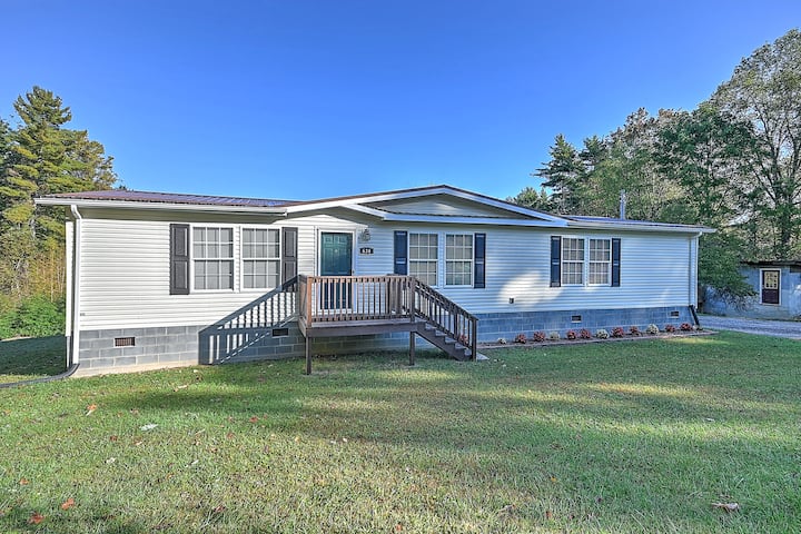 Hillside Heights Hideaway With Upgrades - Mountain City, TN