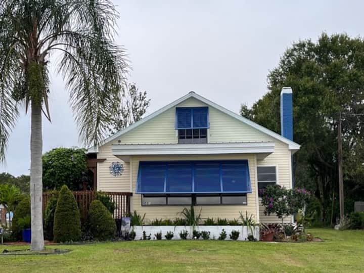 Tranquil Cottage On Lake Jackson Sebring-hgtv Area - Sebring, FL