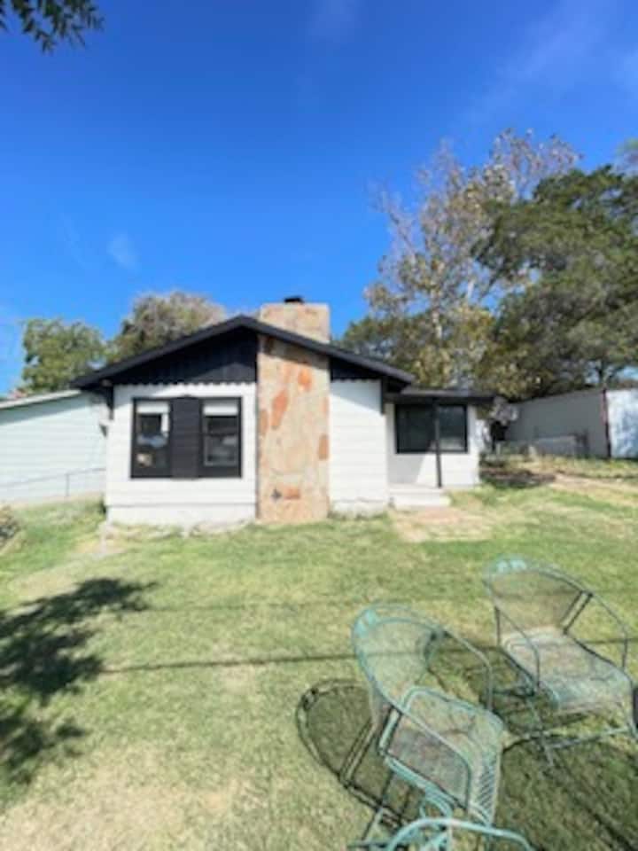 The Fishing Cabin @ Lake Whitney - Lake Whitney, TX