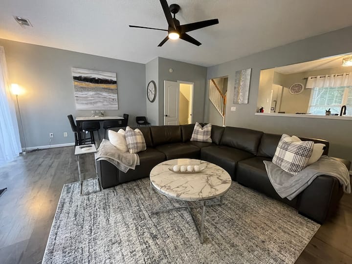 Unit 2: Cozy Room! - Greensboro, NC
