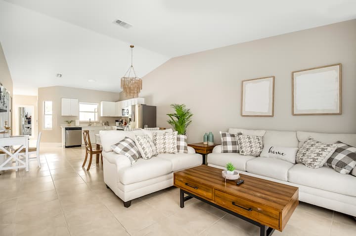 * When In Naples *Heated Pool Villa, 2mil Downtown - Naples, FL