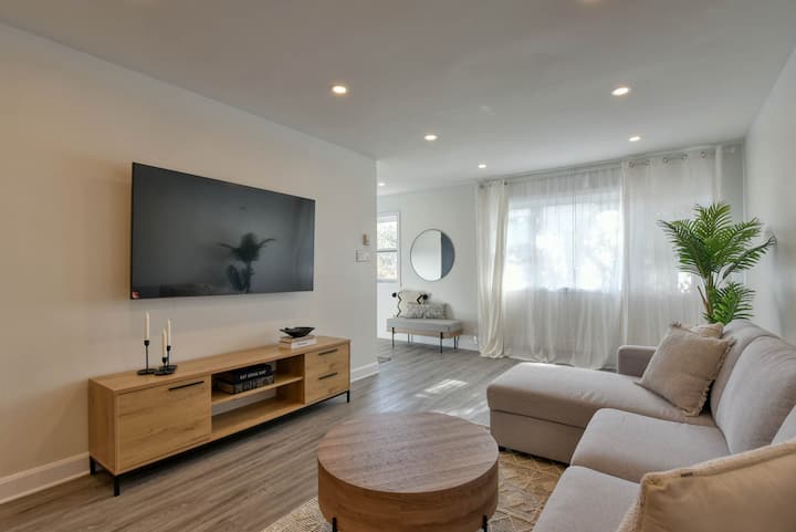 Entire 2br Apartment In The Heart Of Plateau - Montreal