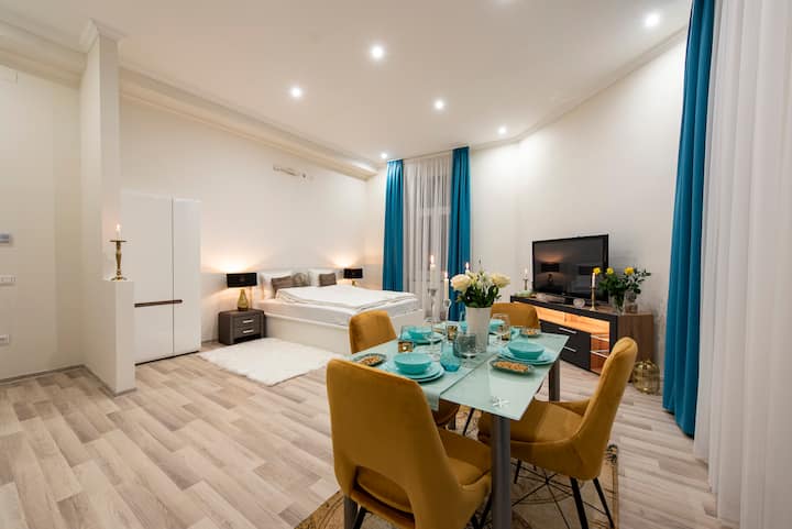 Designer Downtown Gem - Budapest