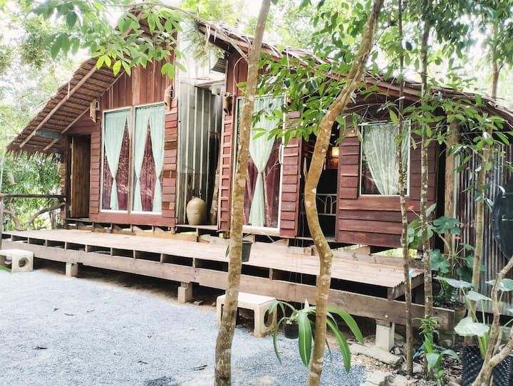 Cozy Hut Room With Breakfast @ Mr. Long (A2) - Ao Nang
