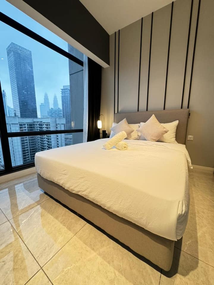 Pretty Axon Bukit Bintang 1 To 6 Pax - Klcc Trx - Kuala Lumpur