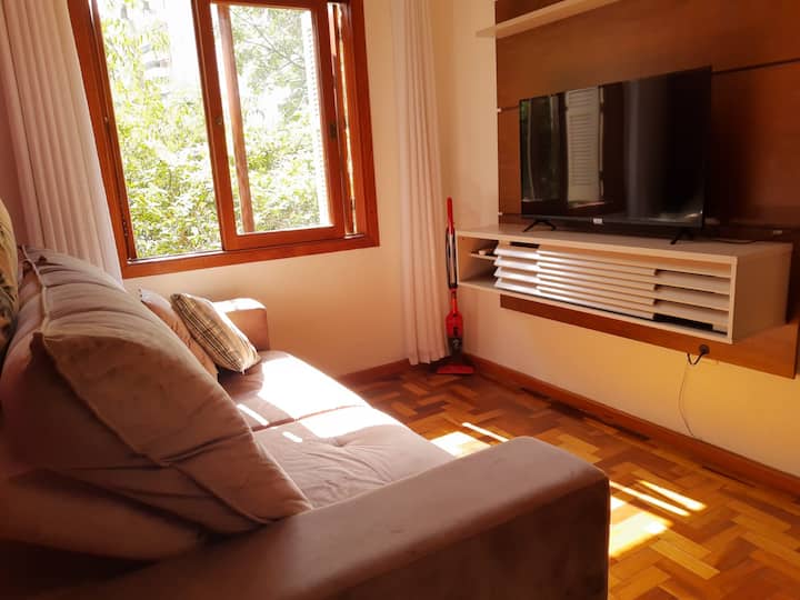 *Apartamento 2 Dorm*jd Botânico* Puc*fácil Acesso - Porto Alegre