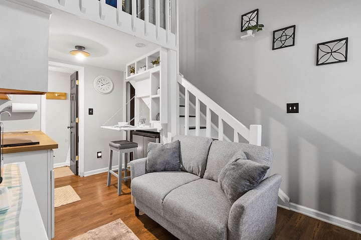 Central Loft Downtown Raleigh W Front Door Parking - Raleigh, NC