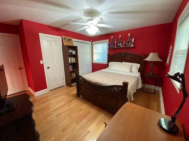 Razorback Room - Downtown Rogers - Rogers, AR