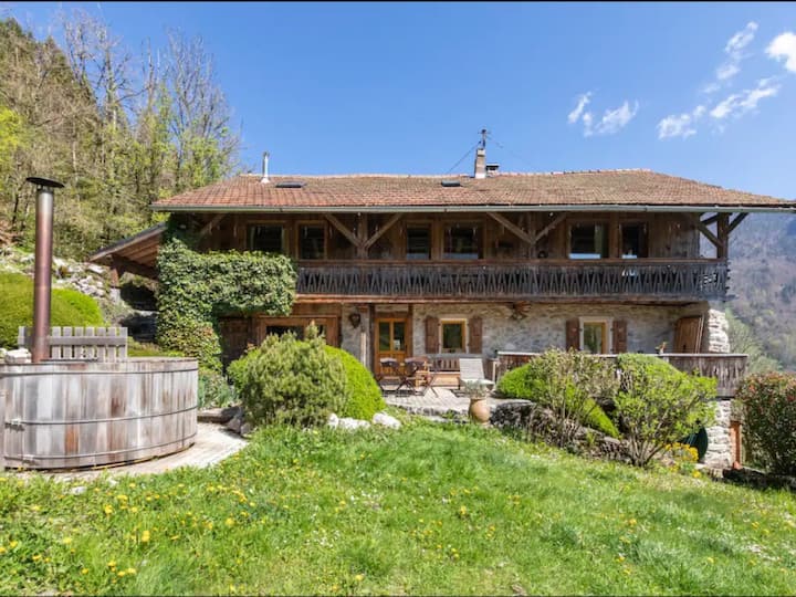 Family Farmhouse In La Baume, With Hot Tub - Thonon-les-Bains