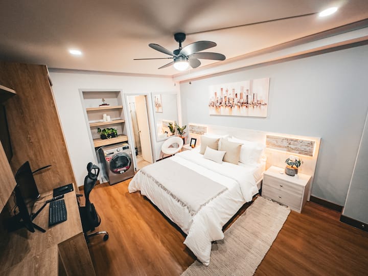 Navarra Studio In Provenza - 메데인