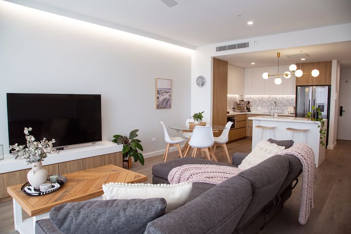 Amara At Solaris - Forster