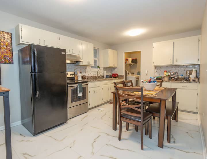 Private Boro Bungalow - Murfreesboro, TN