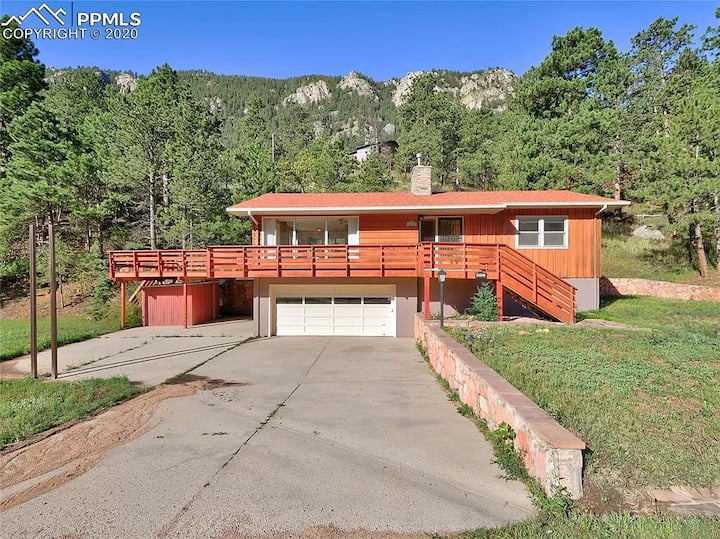 The Bear Den At Cascade - Green Mountain Falls, CO