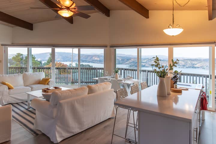 Serene Getaway W Sweeping Views & Private Hot Tub - Clearlake, CA