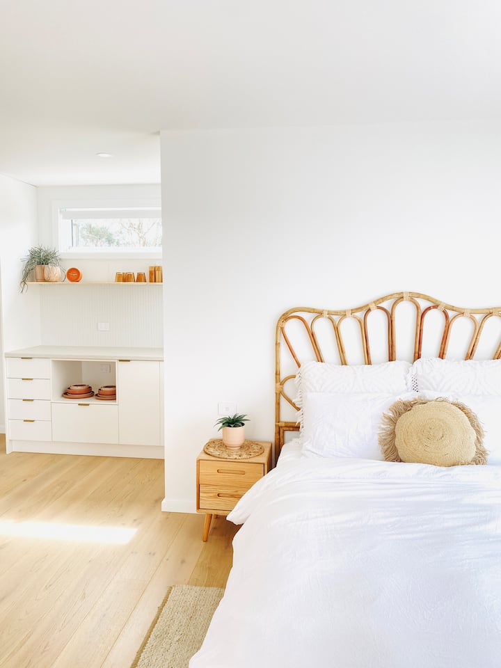 New Torquay Studio - Quiet With Private Entrance - Torquay