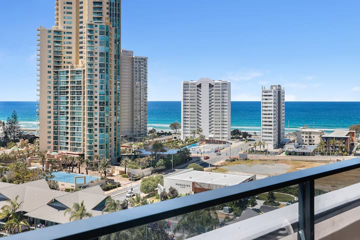 Ocean View Apt ~ 300m From Beach W/ Pool & Gym - Gold Coast
