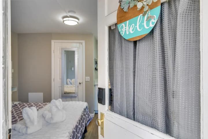Micro Studio In Timeless Olde Town Arvada - Arvada, CO