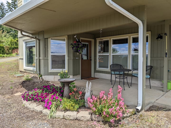 One Bedroom Apartment With View Of Columbia River - Washougal, WA